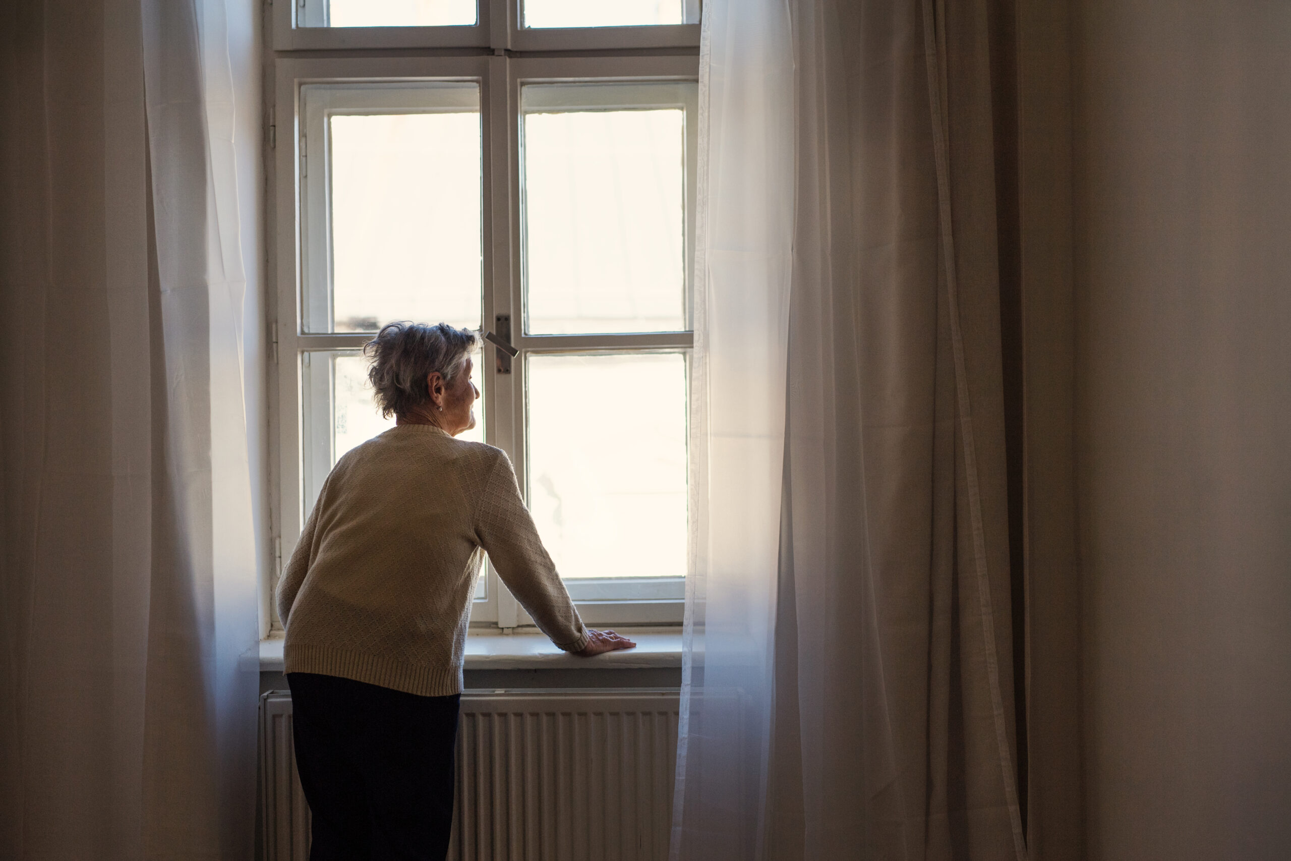 6 Steps to Address Wandering in Dementia Patients